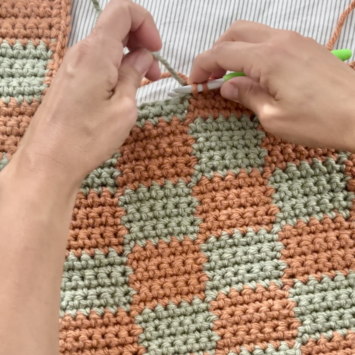 A Tapestry Crochet How-to Tutorial - Stuck on You Crochet